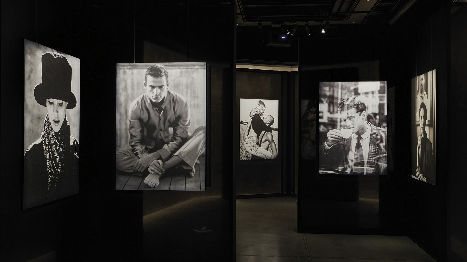 Aldo Fallai per Giorgio Armani - www.armanisilos.com